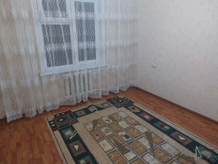 Qizlarga bezmakler kvartira bor