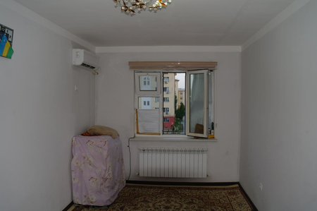 283/24-санлы уй 27-мкр да 3-этажда 2 ханалы 46 кв.м болган уй сатылады