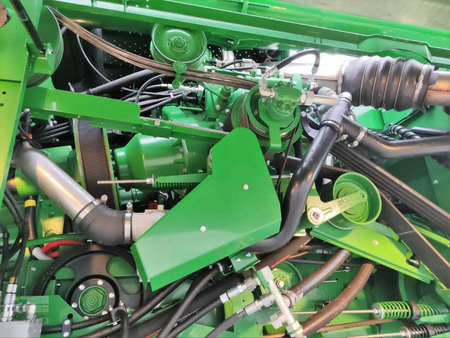 John Deere S780i