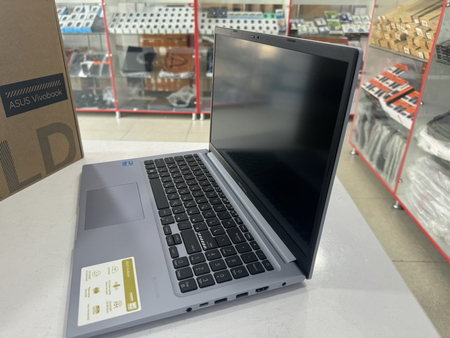 Asus vivobook core i3-1220P 8/512 ssd nvme yangi