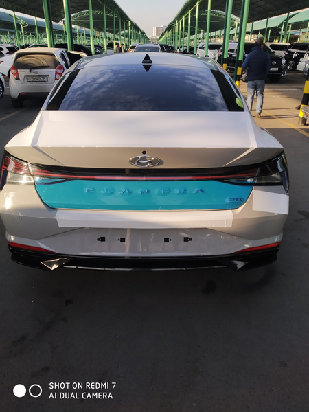 Продам срочно Hyundai Elantra краска 100%тоза 2 motor состояние идеаль