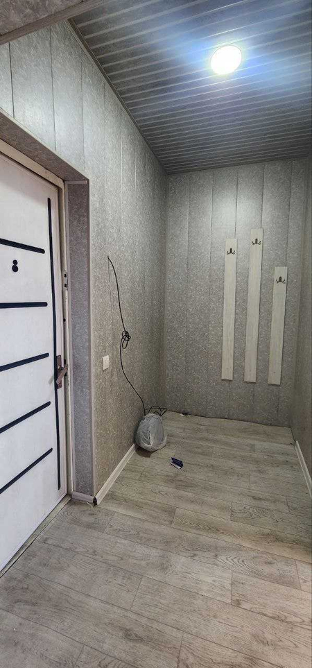 Юнусабад 19 квартал. Продается квартира 1/5/5