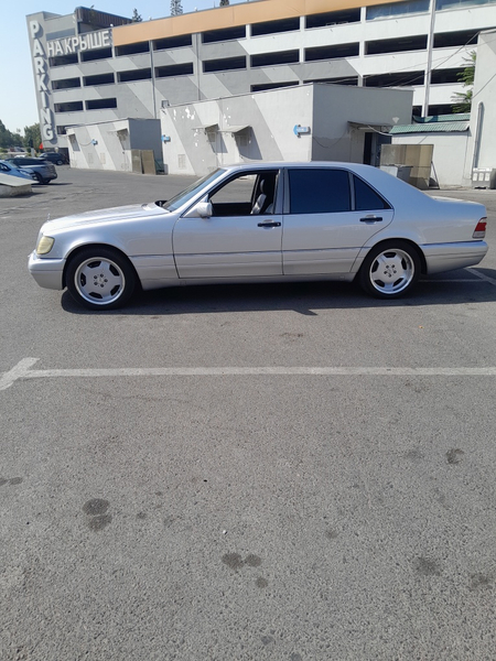 На продаже Мерседес Венс W 140.