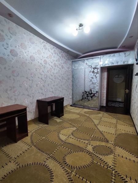 Сдается 4 комнатная. Фархадский базар