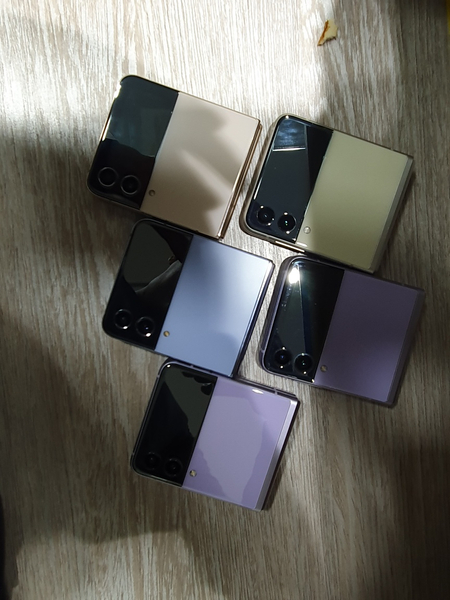 Samsng galaxy Z flip 3