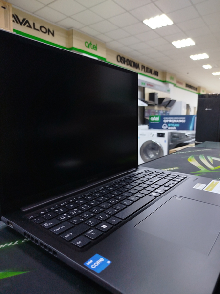 Asus Vivobook Yengi