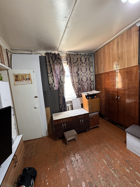 Продажа Спутник-5 1в2/1/2 с огородом место рядом с роддомом 1