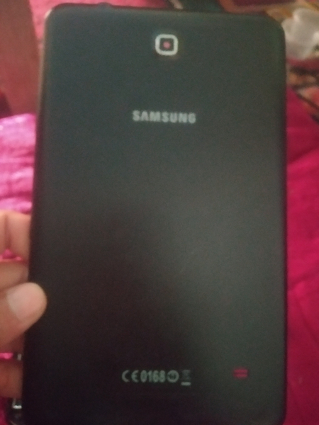 Planshet tab 4 sotiladi