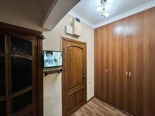 Продается шикарная 2х комнатная Юнусабад3 кв. 1 линия(м999)