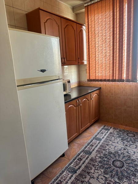 Аренда Якасарайский район 4 комнатная массив башлык 100м²