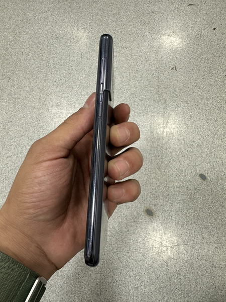 Samsung s21 ochilmagan radnoy holati yaxshi ishlashlari yaxshi 8/256
