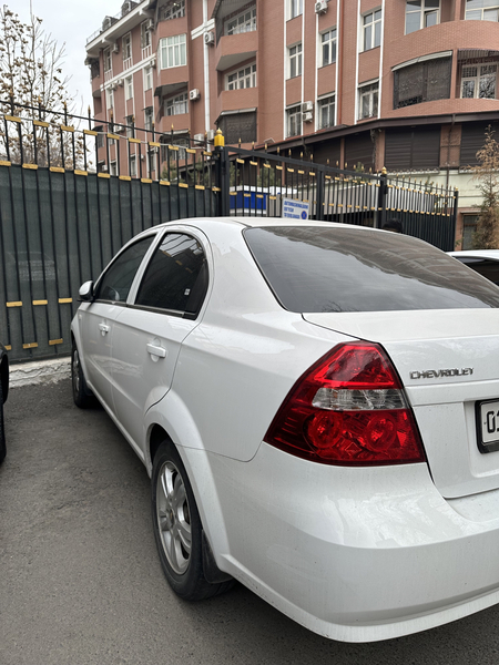 Nexia 3 Avtomat sotiladi