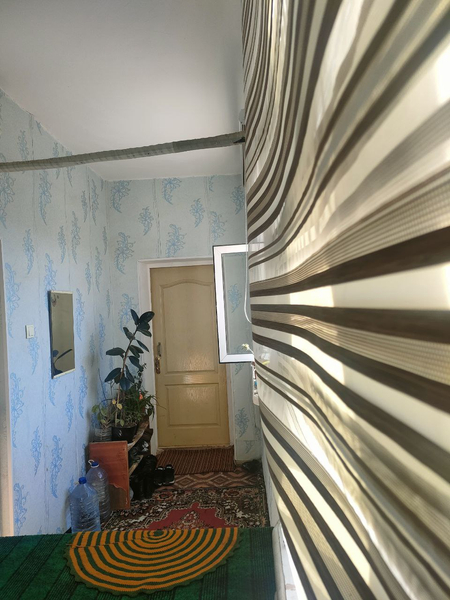 Zarafshon 2mkr,20a domda2xonali kvartira sotiladi, yoki dachaga almash
