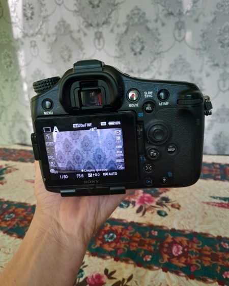 Sony a77 sotiladi