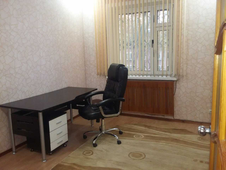 Ул Бабура 3-х комн высокопотолочная, Пединститут, Ракат махаля. Ремонт
