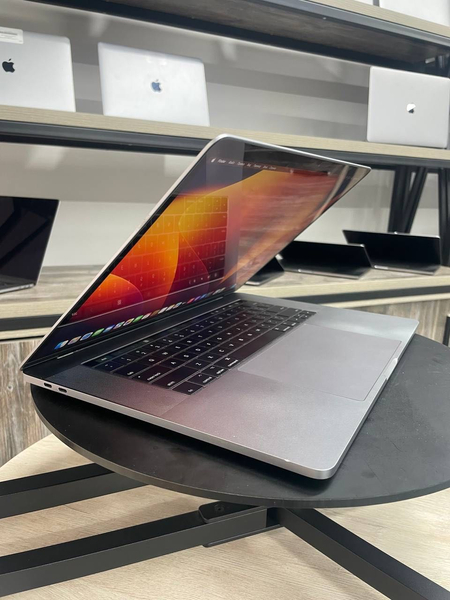 Американский MacBook Pro