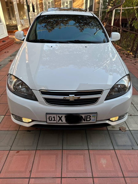 Lacetti 1.5 ОҚ 2023-кузов 2024-йил салондан чикган, Идеал
