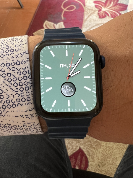 Iwatch sotiladi 6 seriya 44 mm