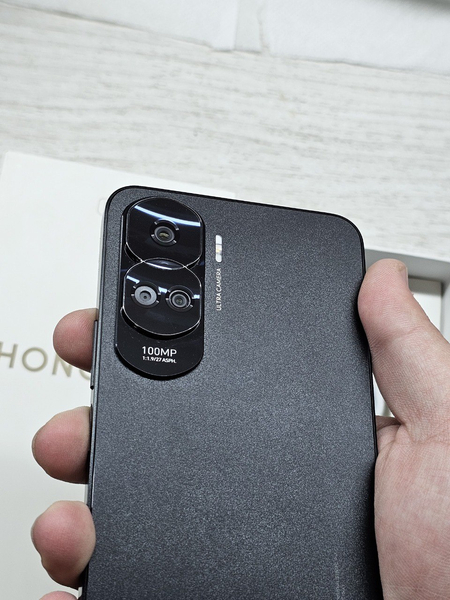 Honor 90 Litr 8/256 GB srochna sotladi