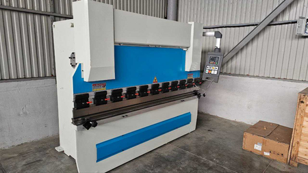 Листогиб Umprotech HBM 125/3200C