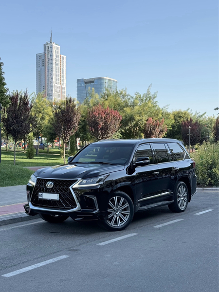 2016 Lexus LX570 