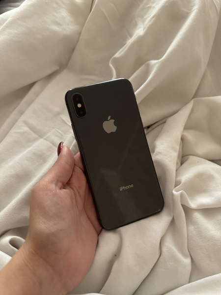 Продается б/у iPhone X!