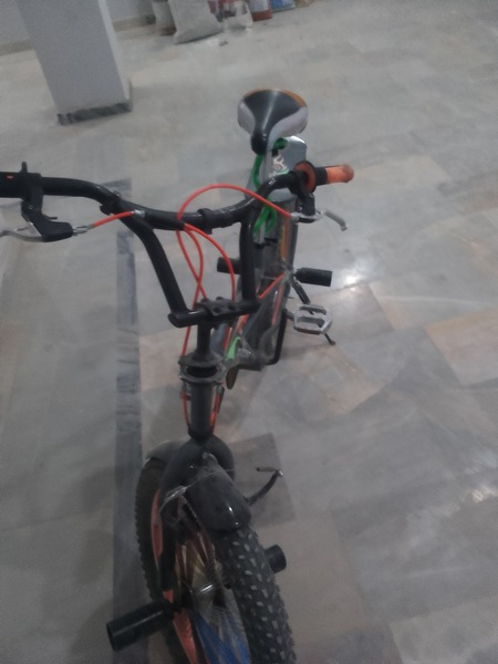 Velosiped sotiladi.
