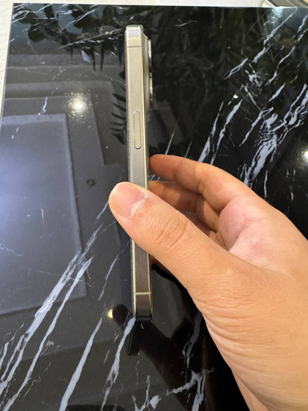 Продаю Iphone 15 pro 128
