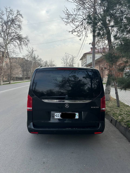 Mercedes Viano Vklass
Yili 2016
Probeg 414000
Dizel 
Karobka avtomat
N