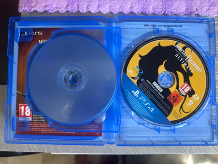 Диск с игрой на ps 4-5 mortal kombat