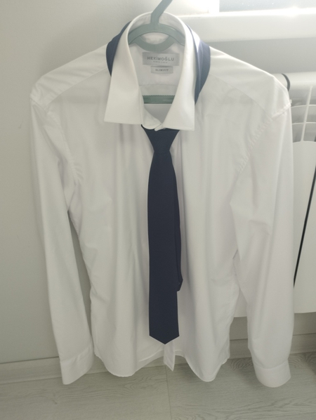 Продам классический костюм новый 5 в одном