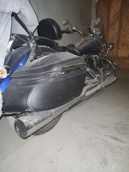Motik sotiladi yamaha 1800 kub