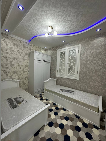 Продается 3 комнатная квартира по улице Гагарина ор. Олтин Самарканд