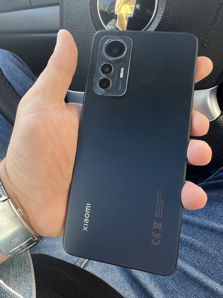 Продаю XIAOMI 12 lite8/256