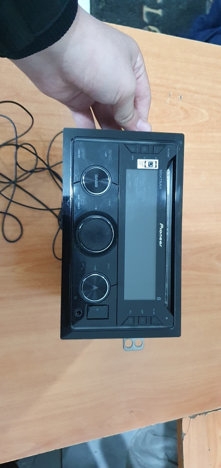 Pioneer FH-S725BT magintafon original sastayanasi yaxshi narsalari bor