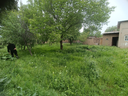 Uy sotiladi srochni dacha uchunam hohlagan qurilish uchunam qulay joy