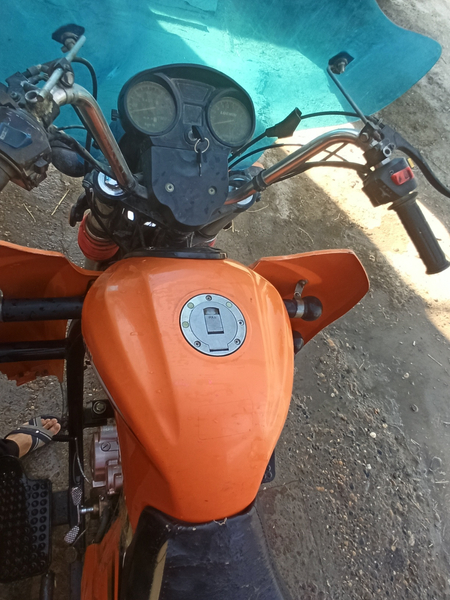 Lochin rusumli mototsikl sotiladi