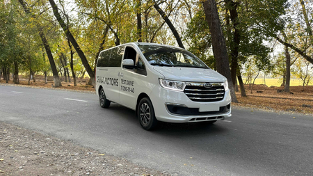 JAC M3 Plus oq va qora ranglari nalichida