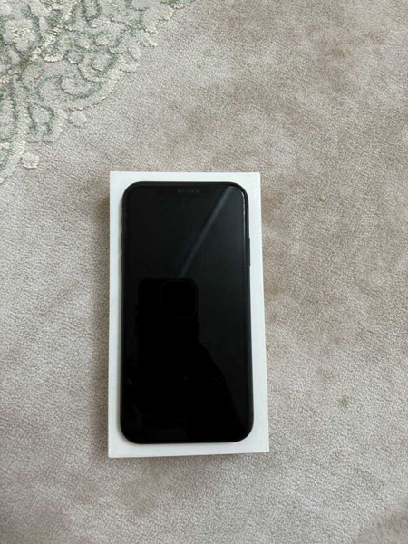 Iphone 11. 64.  GB.
