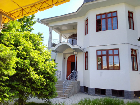 HOSTEL ENG ARZON  50000 ming somdan 24/7