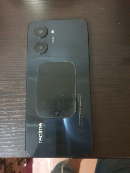 Realme C33 64gb .