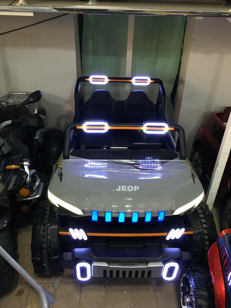 Bolalar elekro avtomobili 
Bolalar elekro avtomobil
