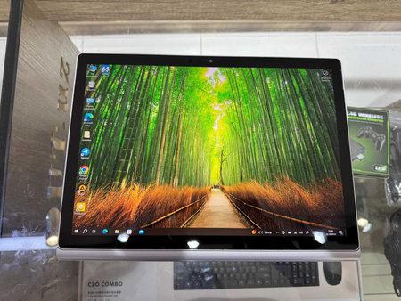 SURFACE Book 2 CORE i7-8650U, 16гб, 512ssd GTX 1050 Сенсорный