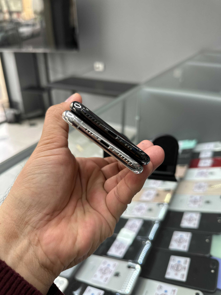 Продам iPhone 11 Pro 256 GB  в отличном состоянии