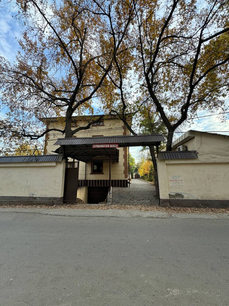 Сдается в Аренду Здание 3 этажное+подвал, 1 800м2. Ориентир рынок ТТЗ