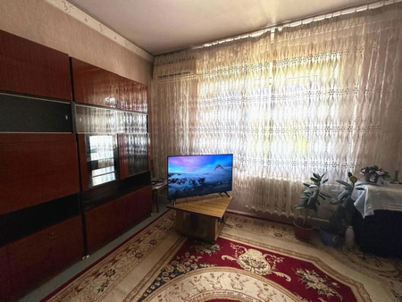 Бектемирский, 3 комнатная 2/9. Массив строитель