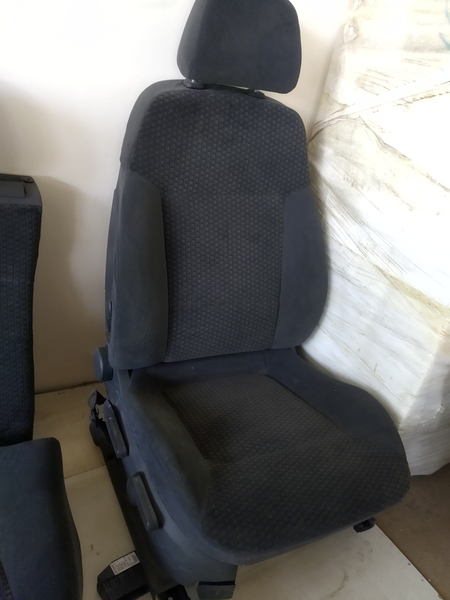 Avto sideniya (o'rindiqlar)