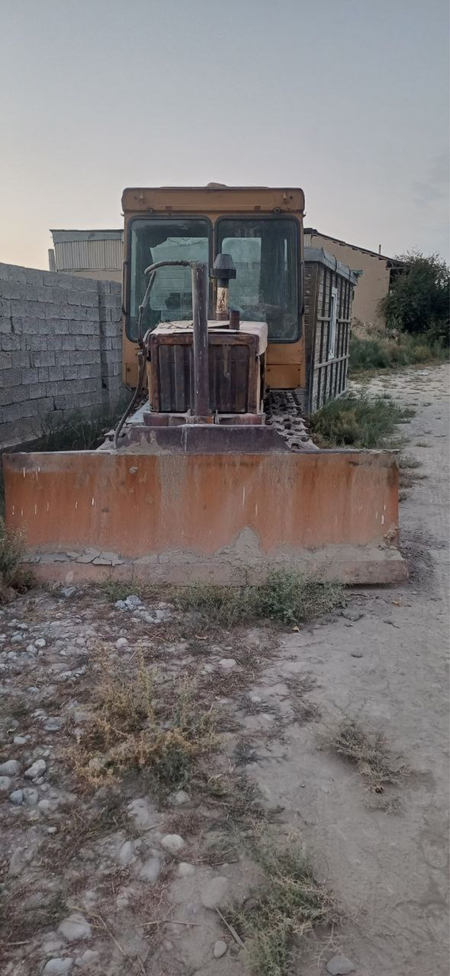 Buldozer sotiladi