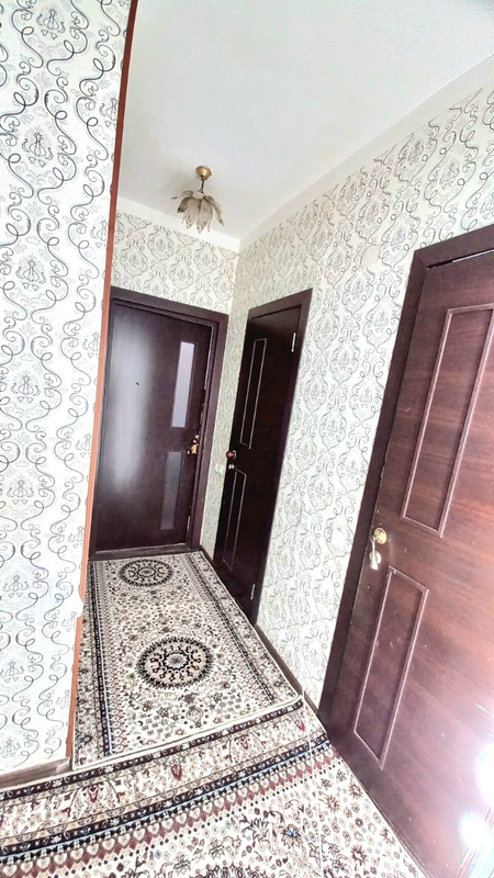 Сотилади. Сергели 5а.  3/7/7.  57 м²
