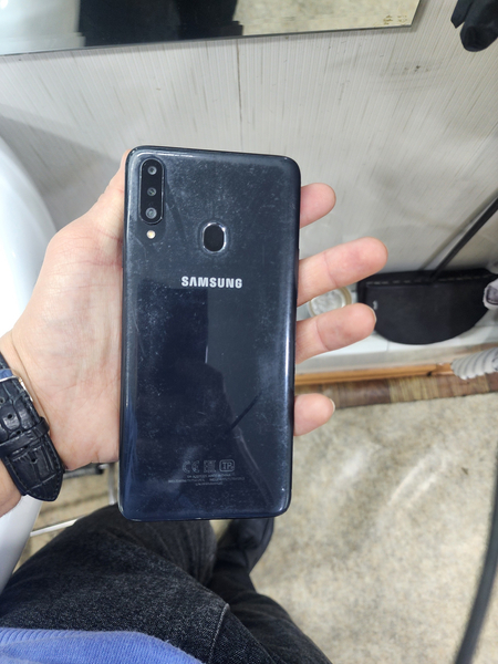 Samsung A20s 32 gb  o'qib o'ylab tel qilila